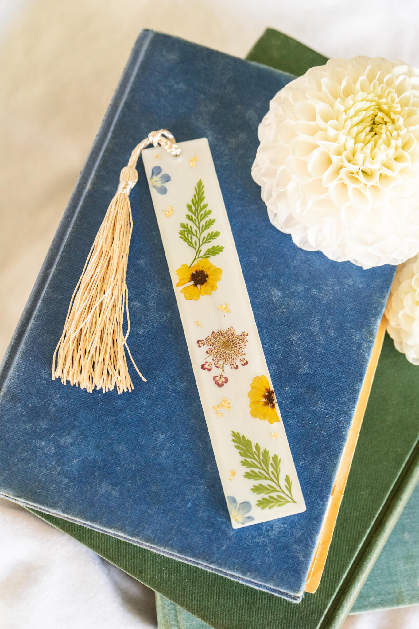 Lace flower, Rabbit foot fern & Coreopsis Mix Bookmark - Flower Followers